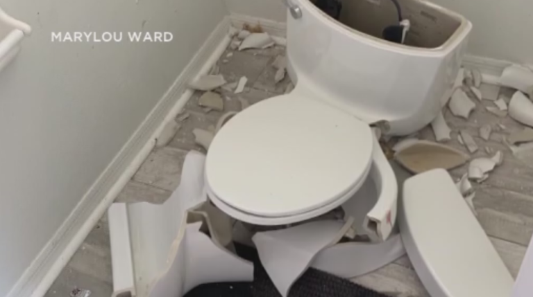 Toilet Explodes Due to Lightning Strike - KQ98
