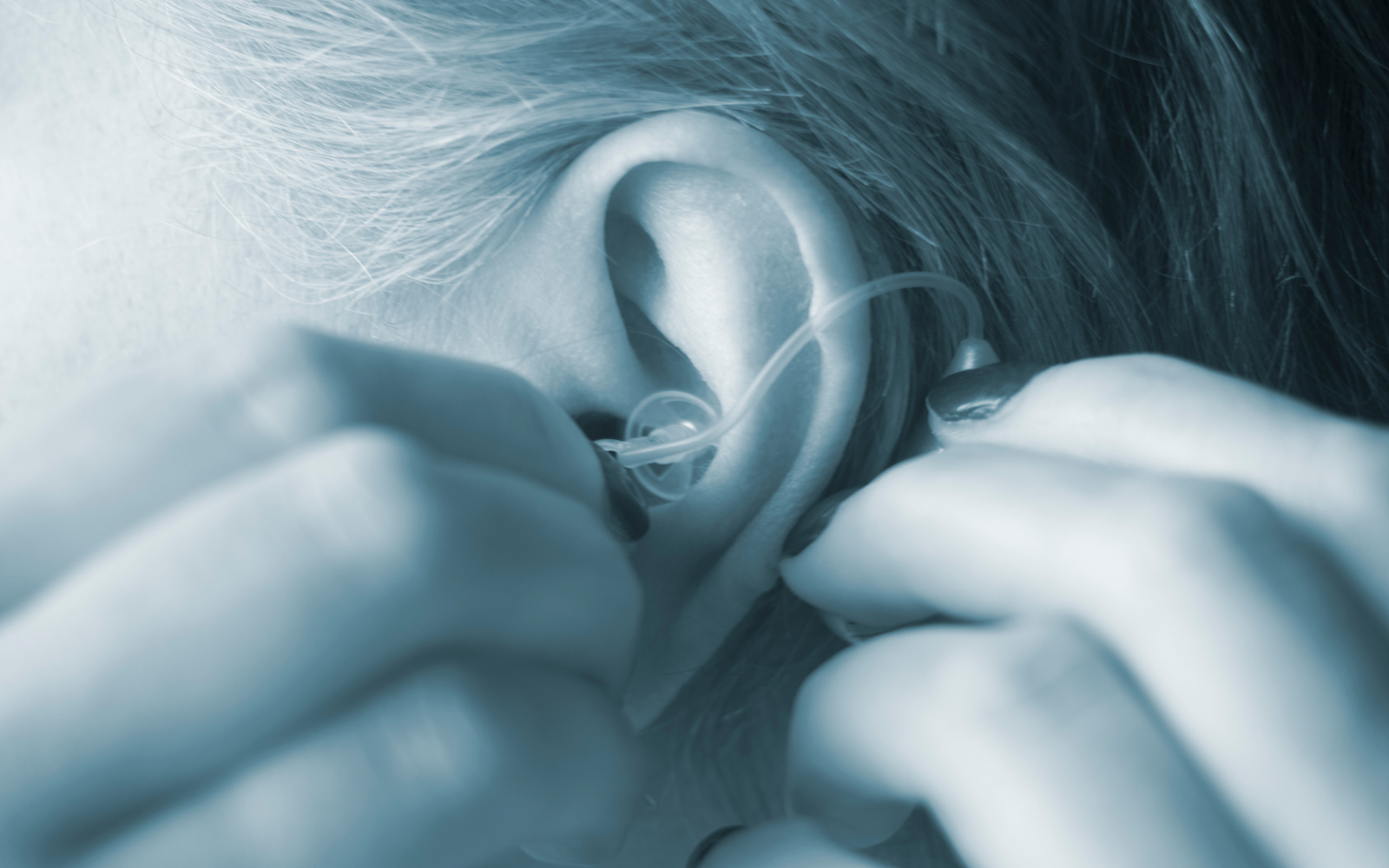 ASOS Showcases Deaf Model, with Cochlear Implant, in Ad - KQ98