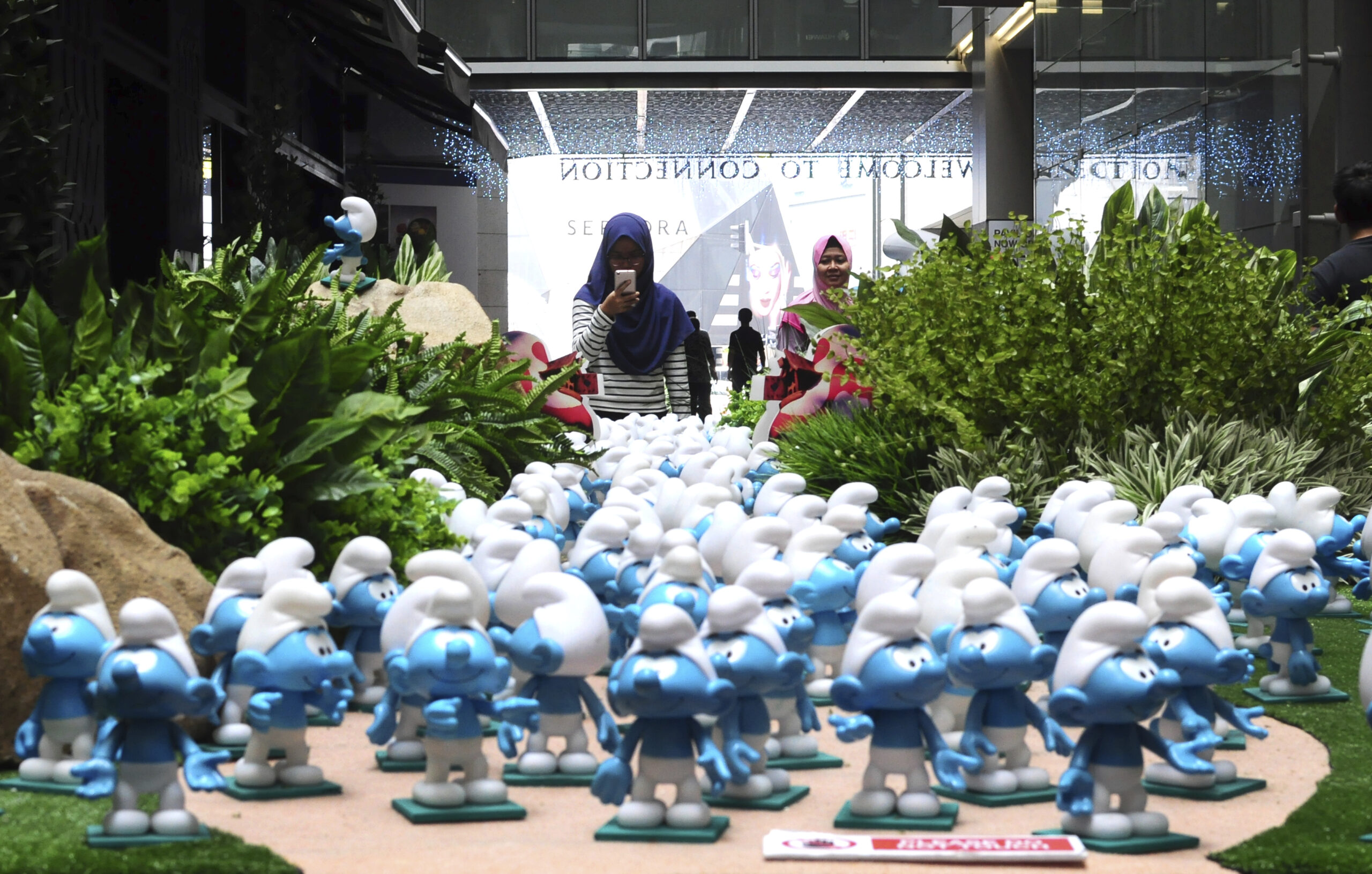 Wisconsin Woman Holds World Record Smurf Collection - KQ98