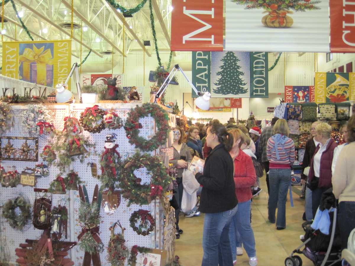 HOLIDAY FAIR 2024 - KQ98