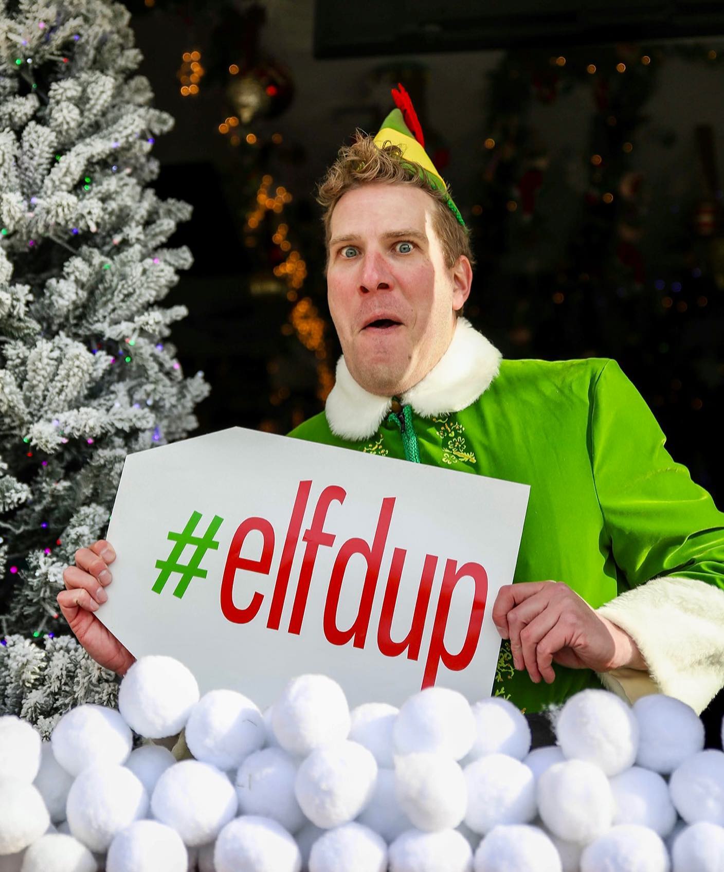 "ELF" THEMED BAR IN CHICAGO DOES NOT SMELL OF BEEF AND CHEESE - KQ98