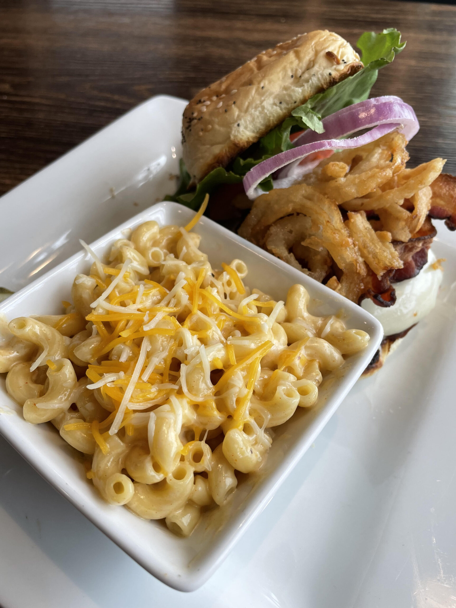 Small Town Eats: Swing Bridge Pub in La Crescent, MN - KQ98