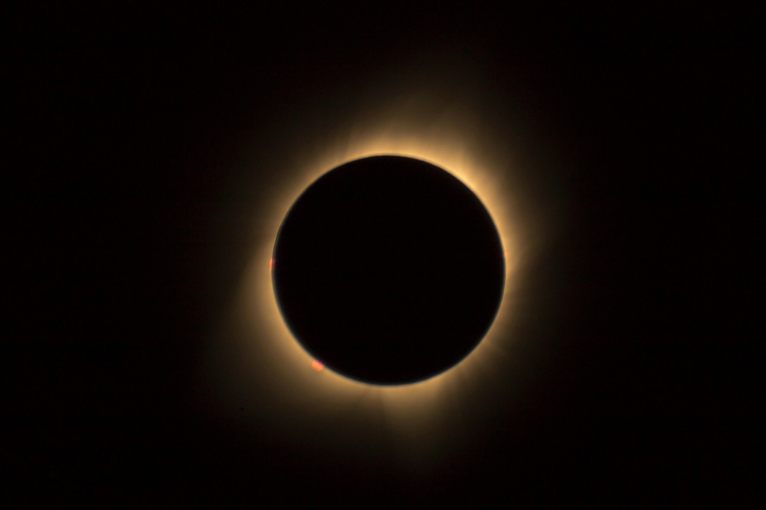 WANT TO CHECK OUT THE ECLIPSE TODAY? HERE A FEW SITES TO SAVE YOU THE ...