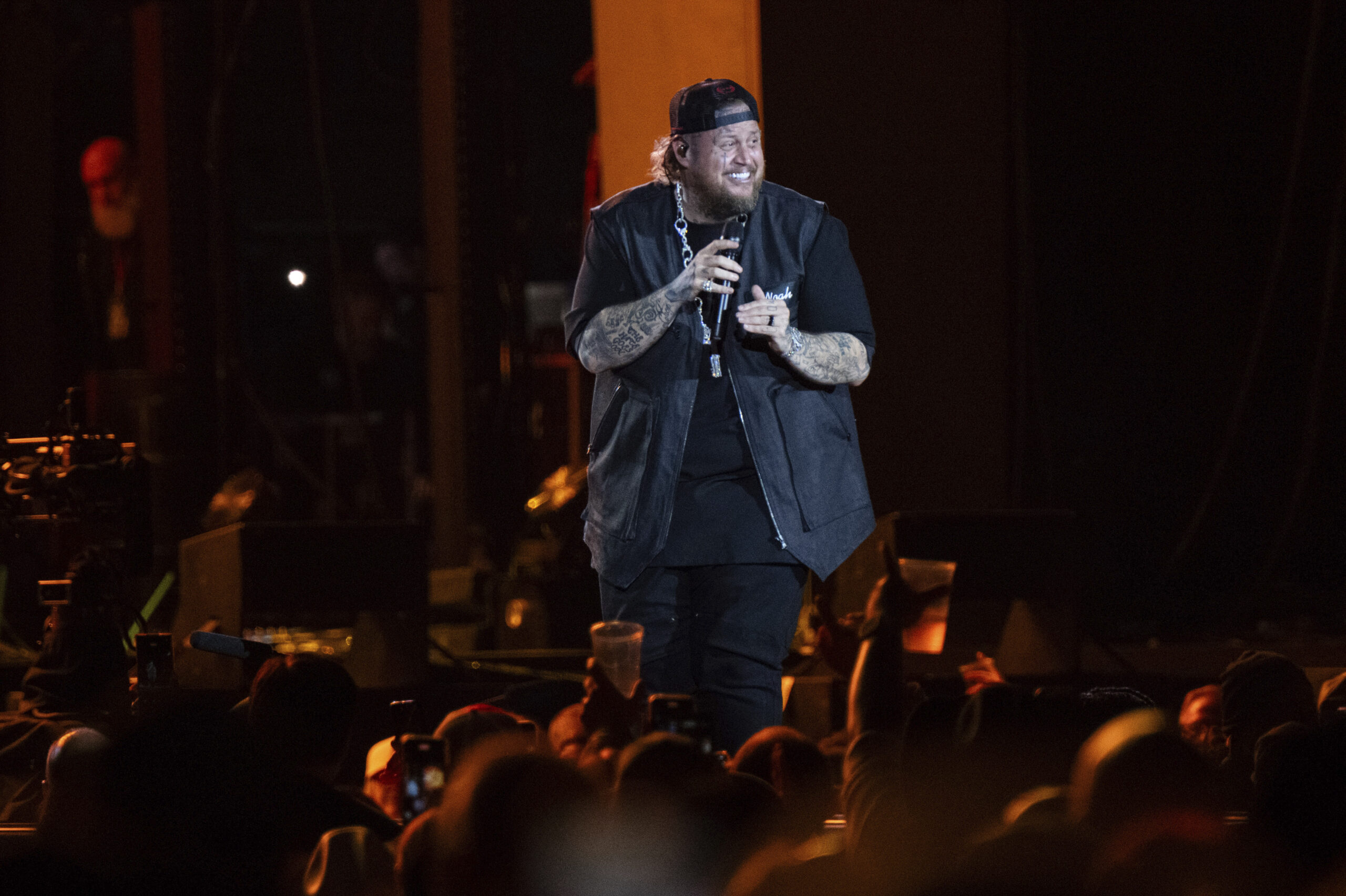 JELLY ROLL'S "PEP TALK" TO HIS SON'S FOOTBALL TEAM GOES VIRAL - KQ98